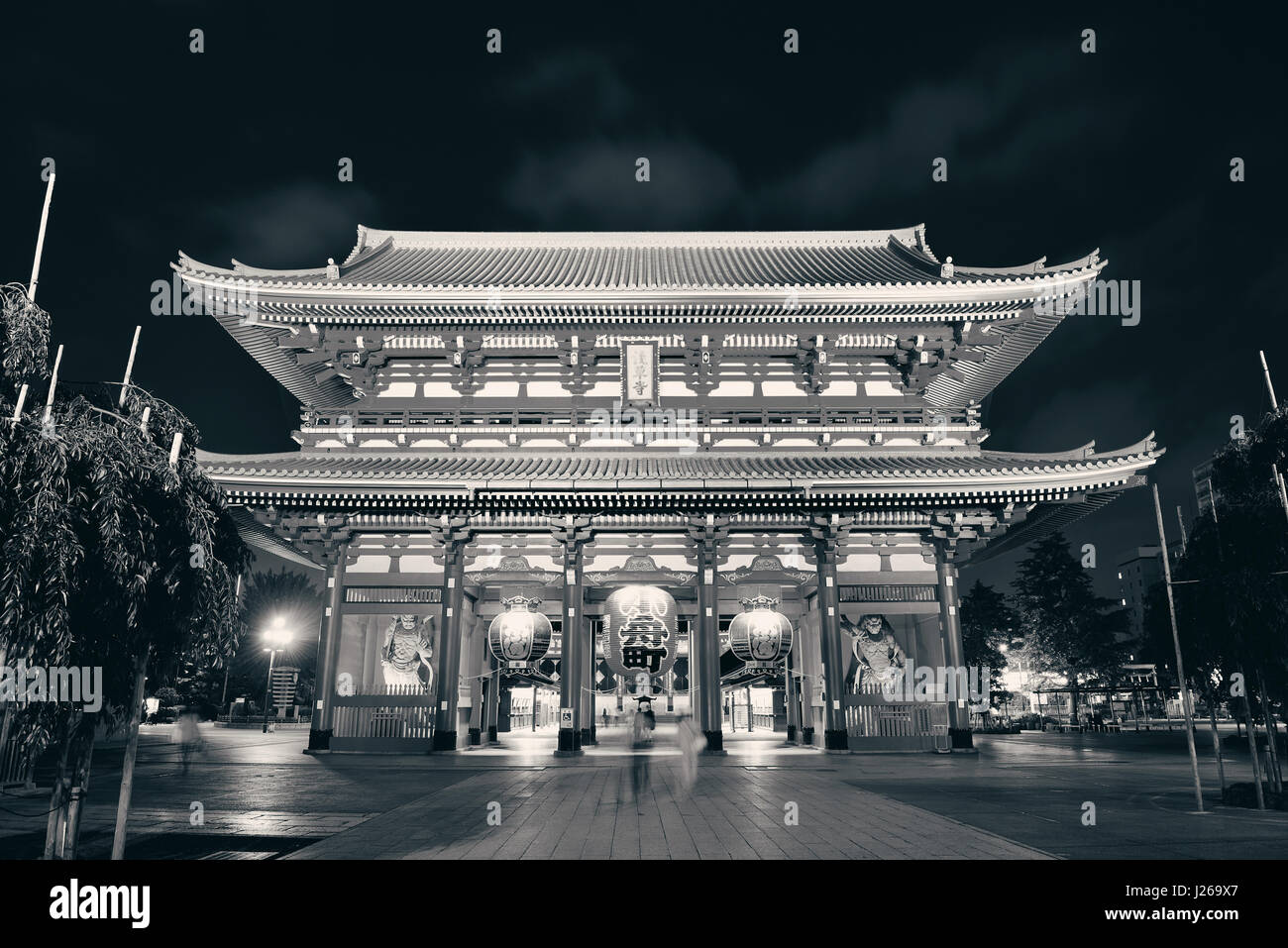 Tokyo japan at night hi-res stock photography and images - Alamy