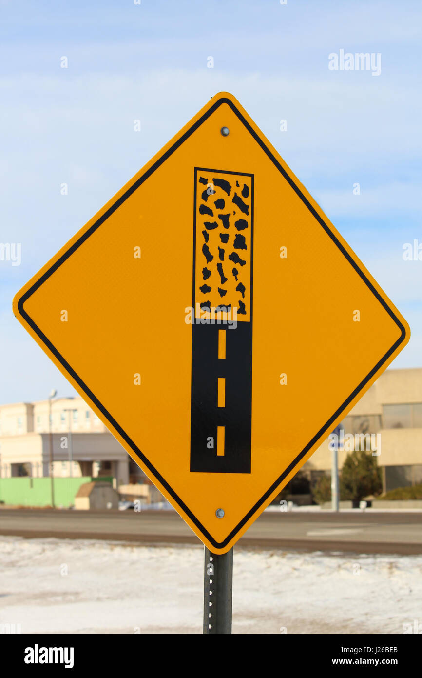 Gravel pavement end hi-res stock photography and images - Alamy