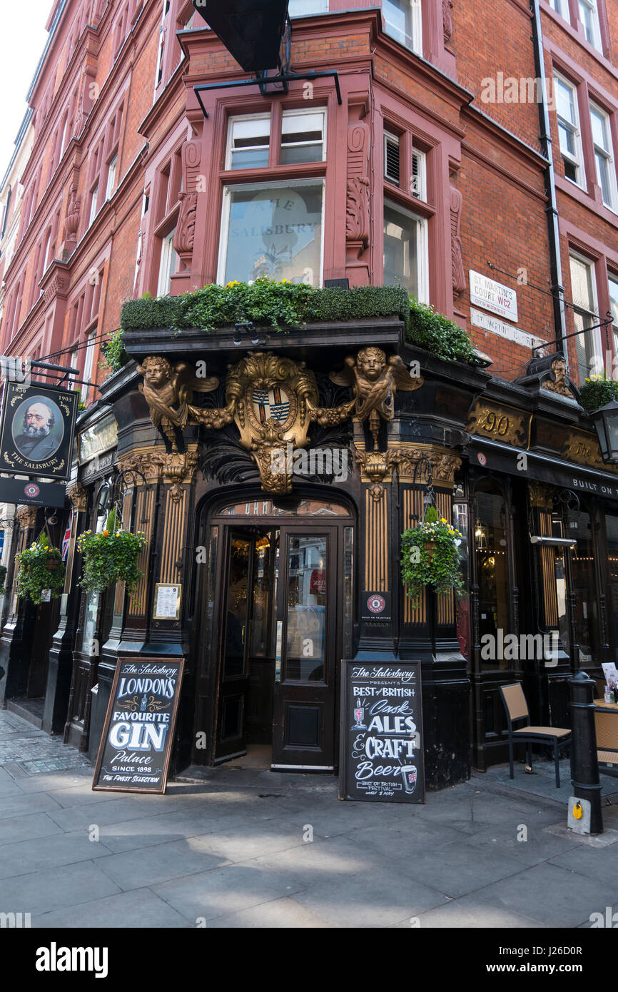 The Salisbury pub in Covent Garden, London, England, United Kingdom ...
