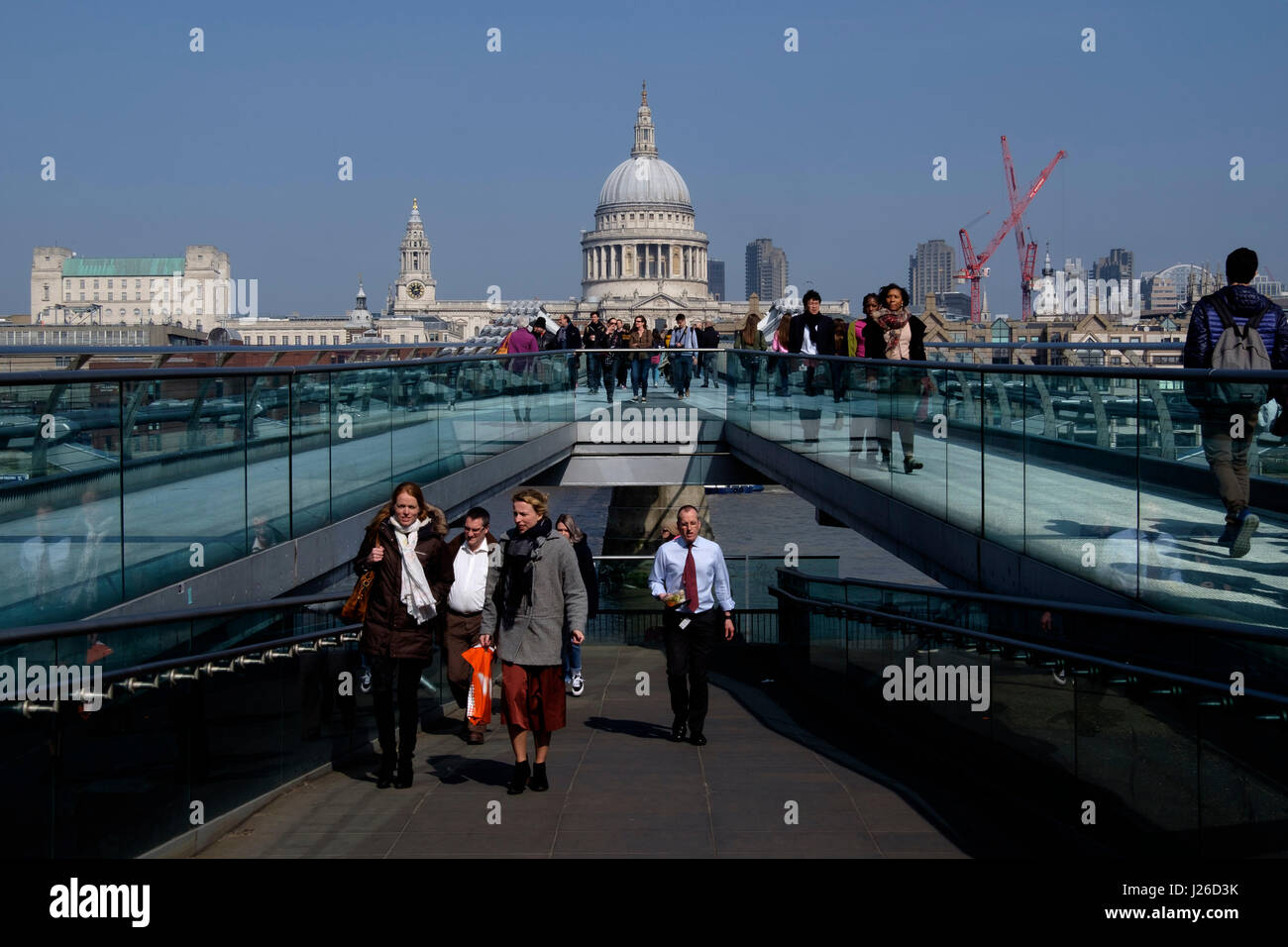 Millennium bridge millennium bridge millennium bridge milenium bridge ...
