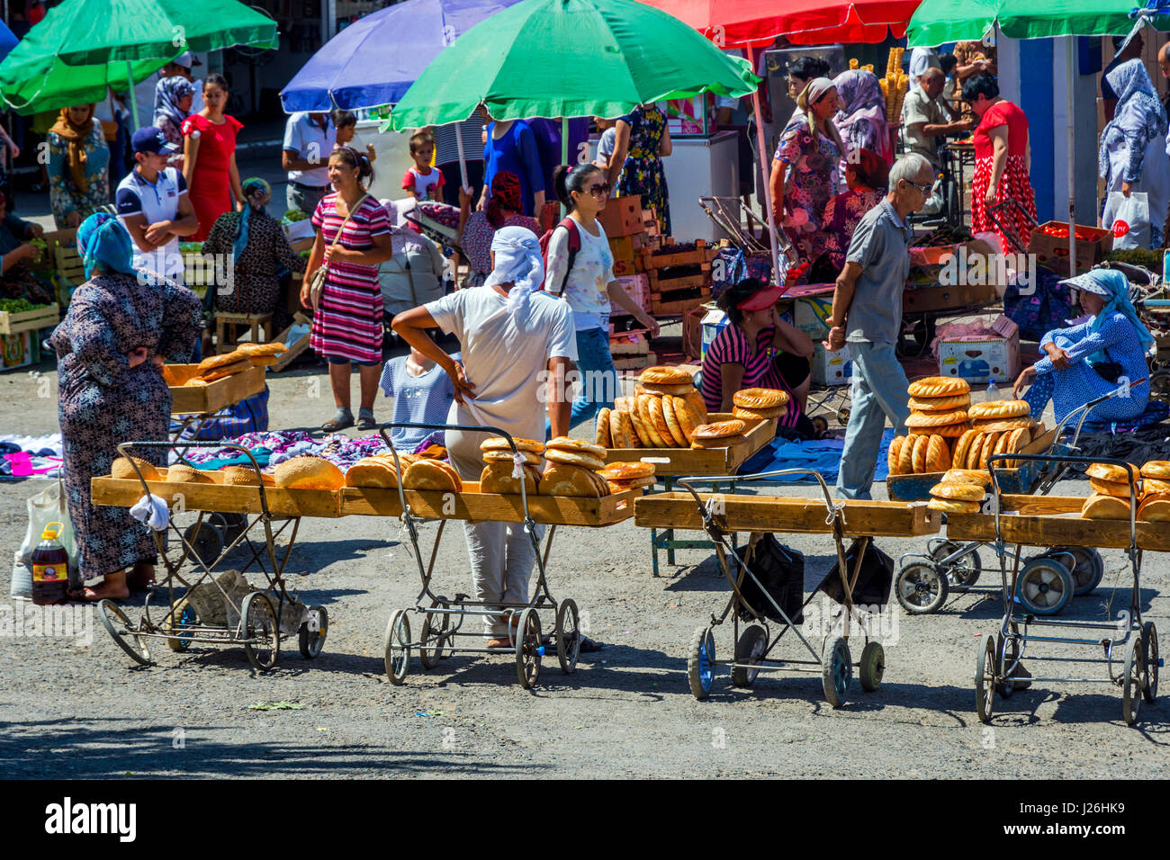 Uzbek ethnicity hi-res stock photography and images - Alamy