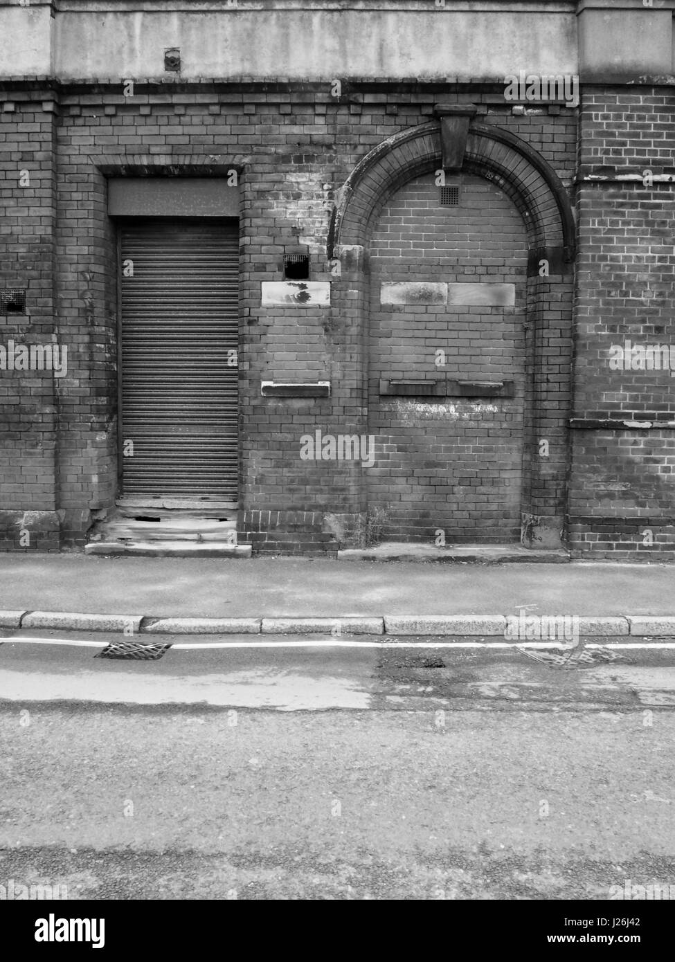 Dilapidated brick building broken Black and White Stock Photos & Images ...