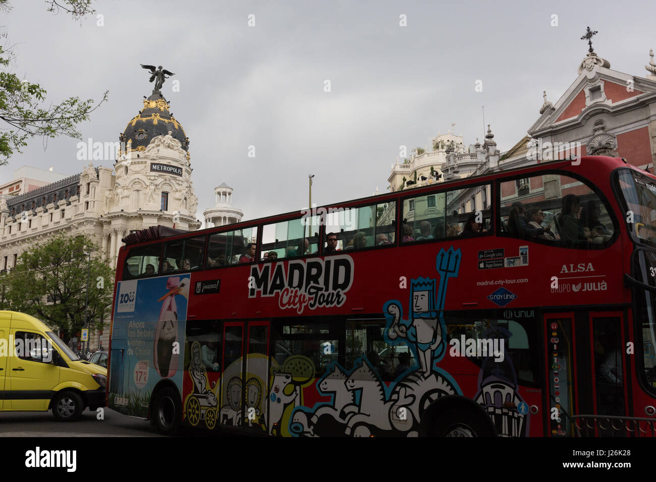 Red tourist bus madrid hi-res stock photography and images - Alamy