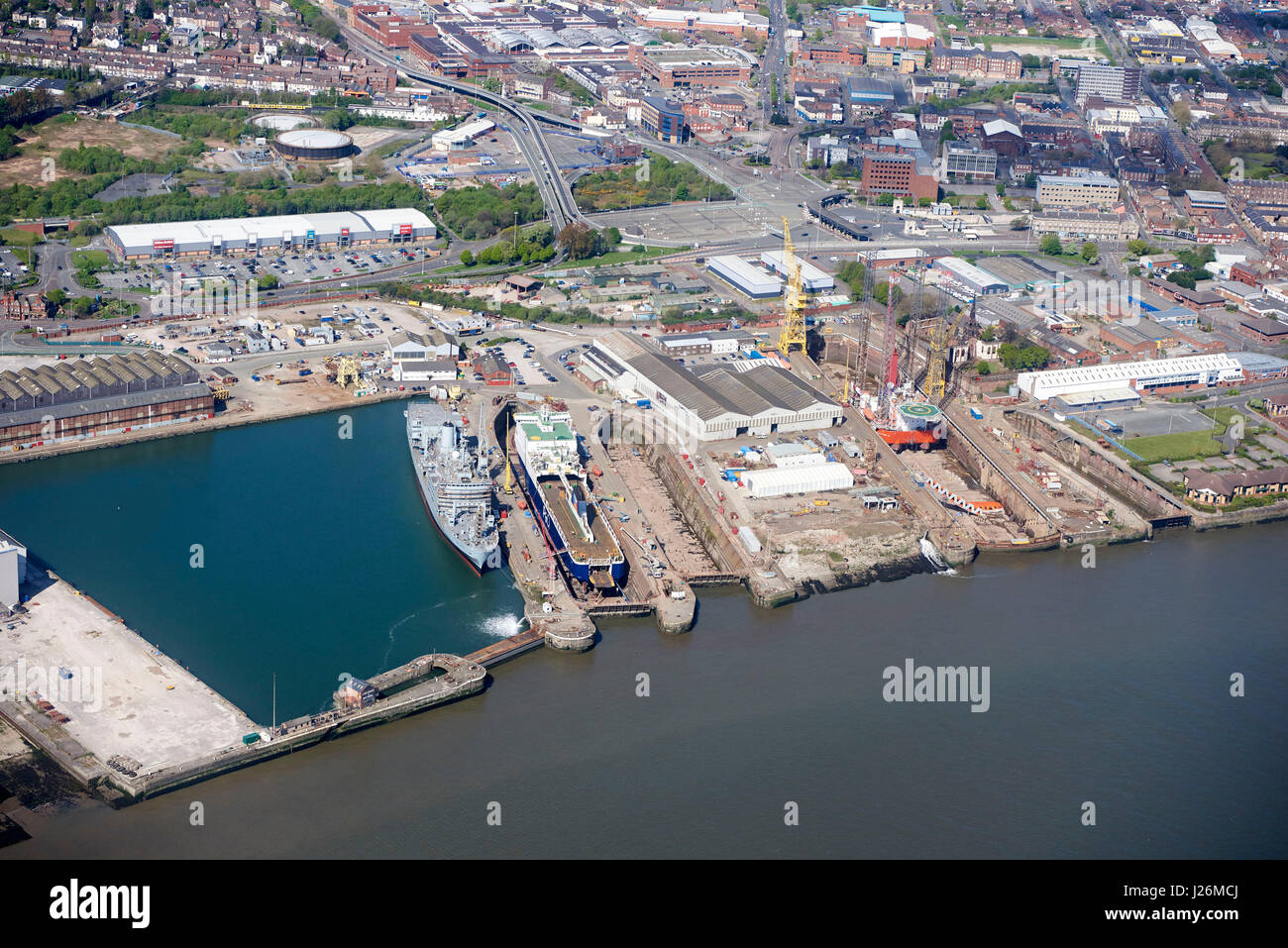 Birkenhead shipbuilding hi-res stock photography and images - Alamy