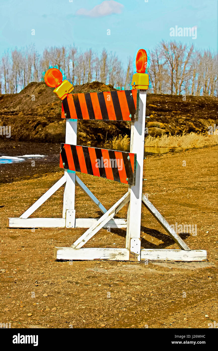 Dead end sign and barrier hi-res stock photography and images - Alamy