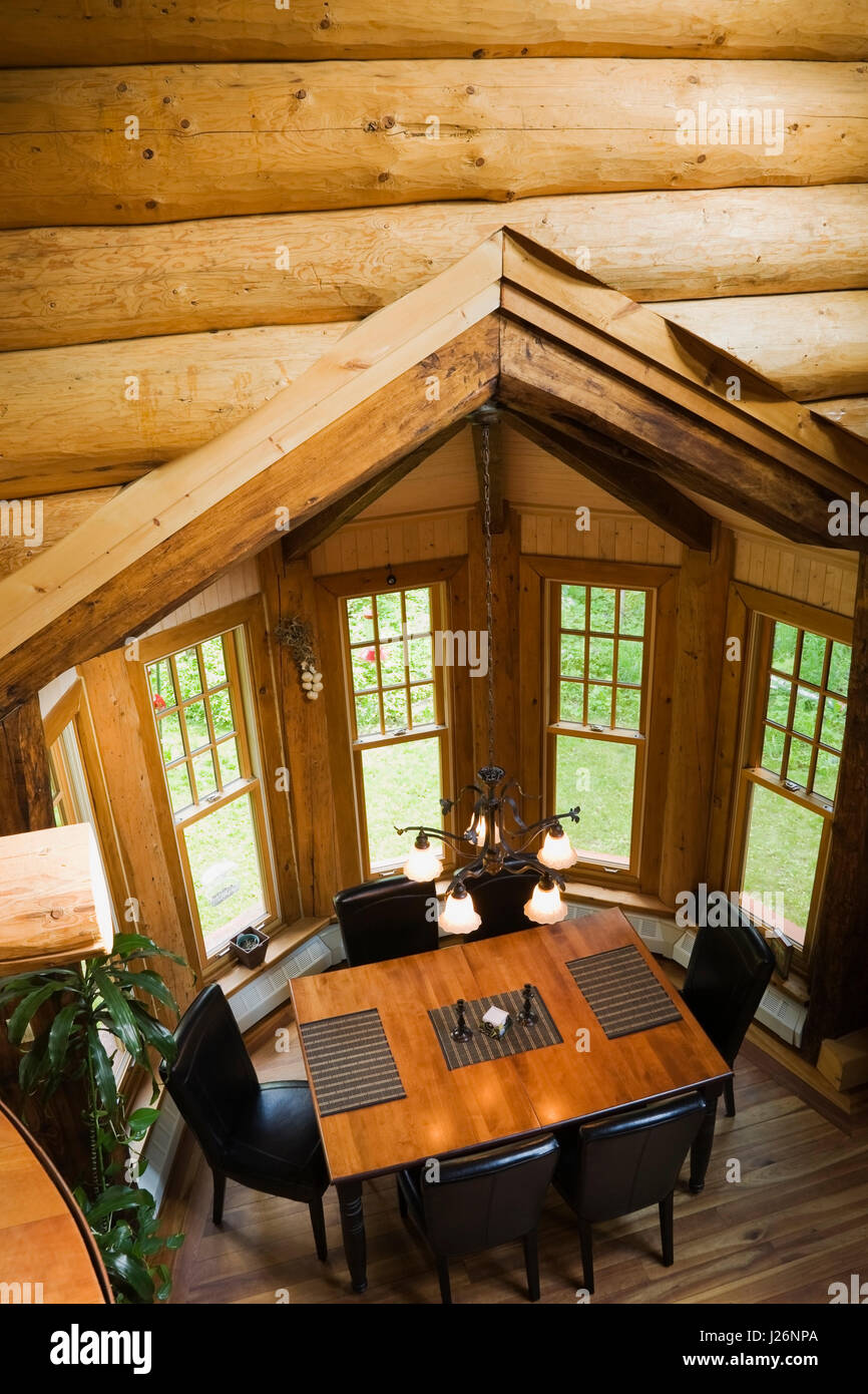Mezzanine inside cottage style log hi-res stock photography and images ...