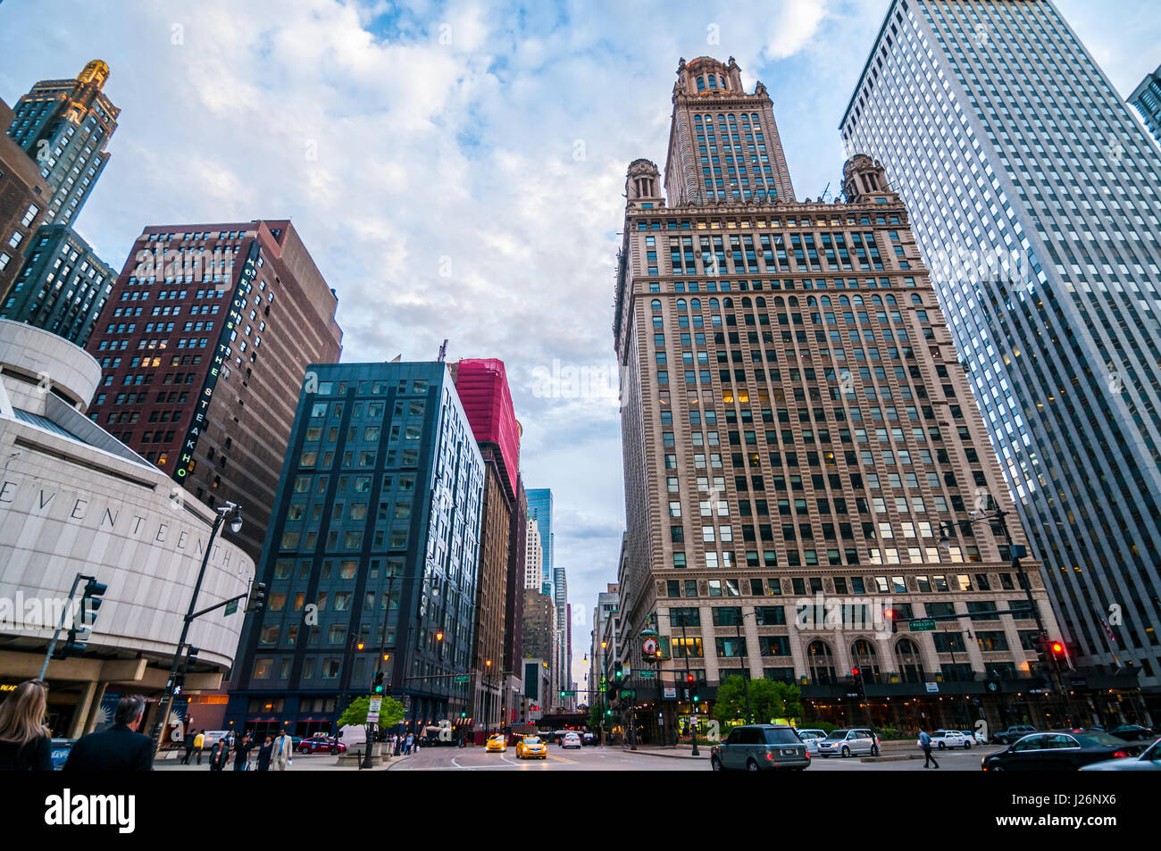 Chicago streets hi-res stock photography and images - Alamy
