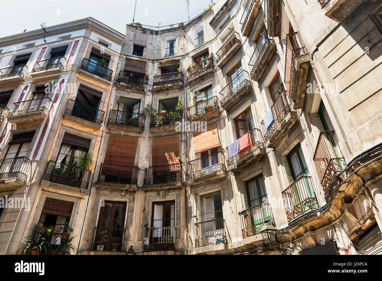 Barcelona (Catalunya, Spain): historic buildings in the gothic quarter ...