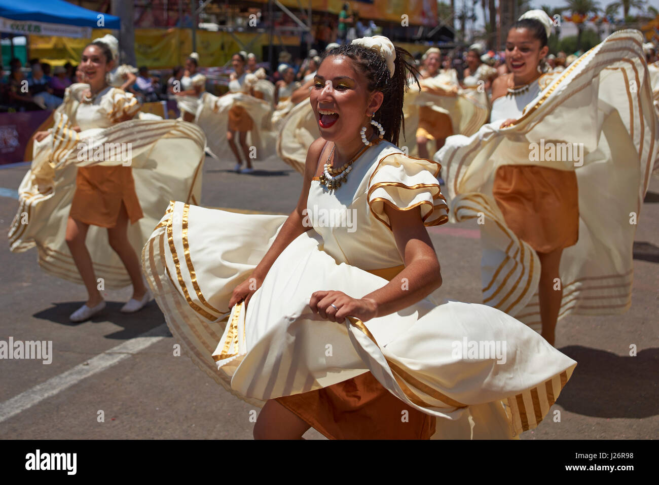 Group of dancers of Africa descent (Afrodescendiente) performing at the ...
