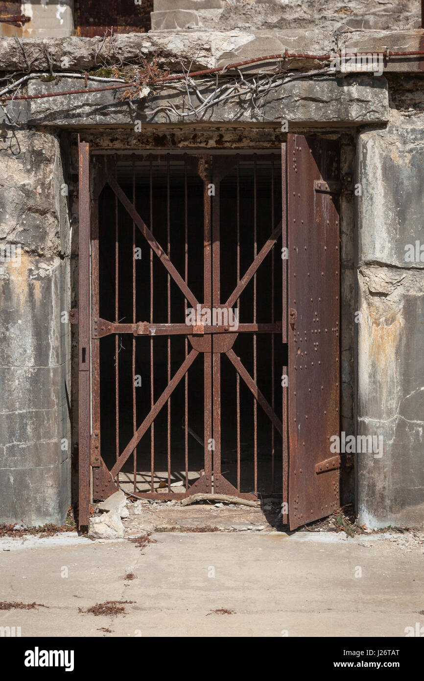 Architectural details of the Nine Gun Battery at Fort Hancock at Sandy ...