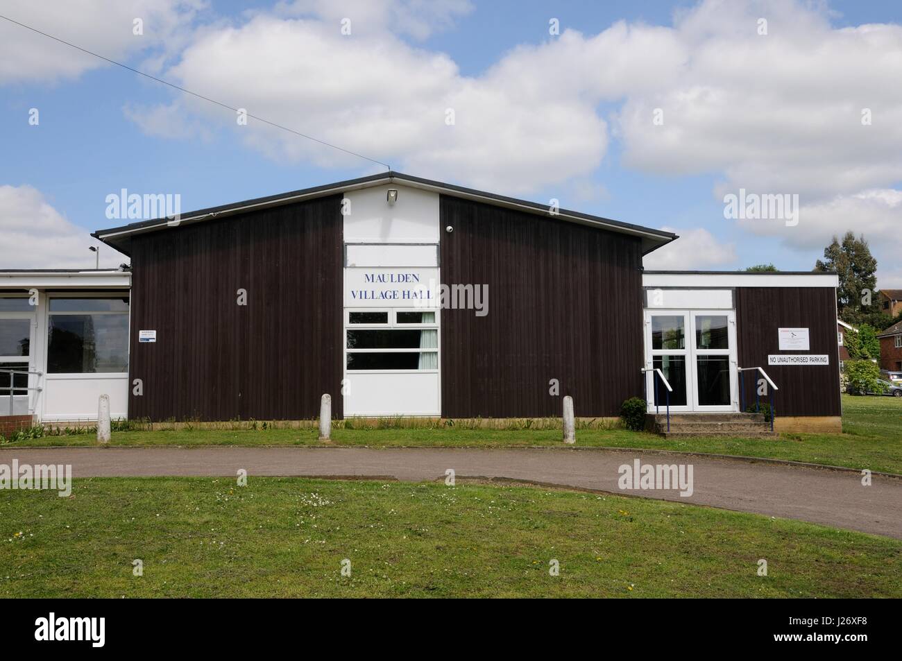 The village hall hi-res stock photography and images - Alamy