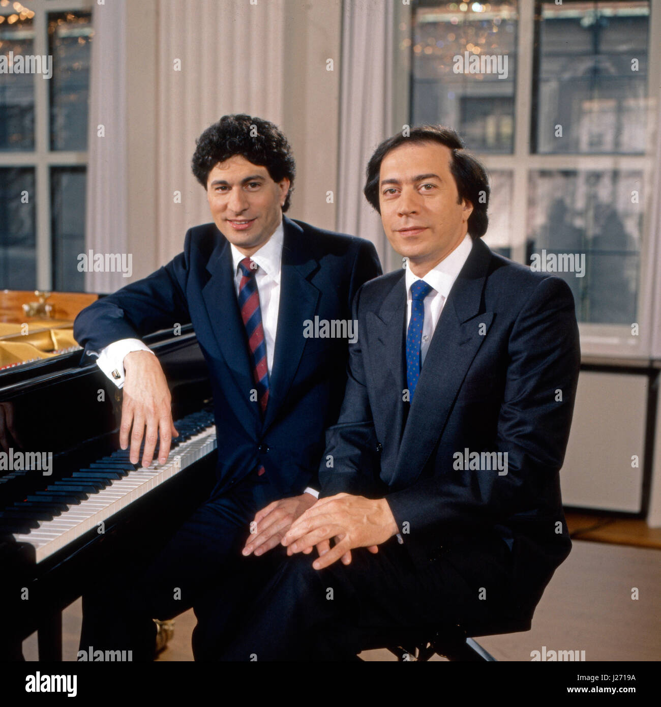 Klavierduo hi-res stock photography and images - Alamy