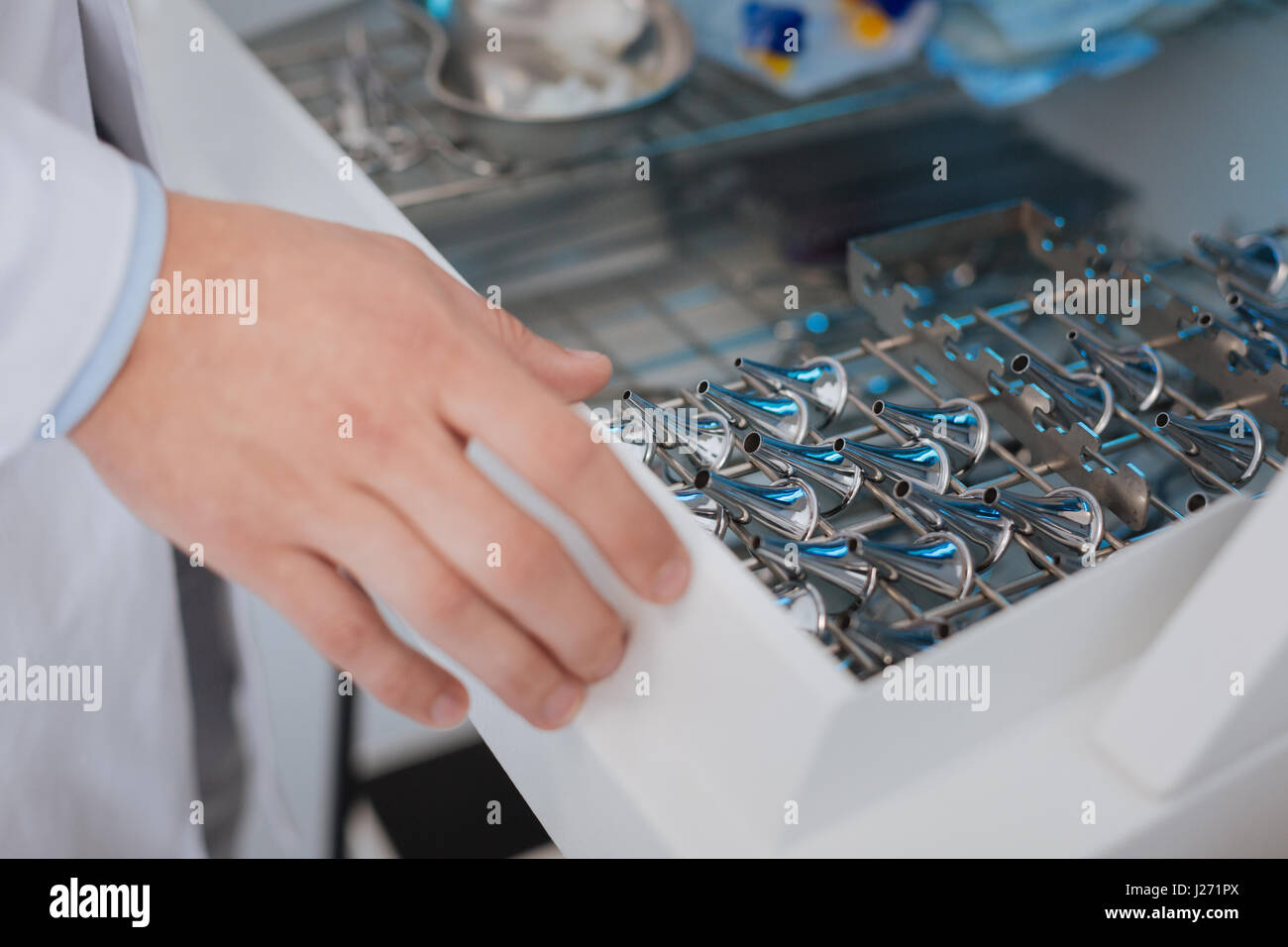 Ent doctor instruments hi-res stock photography and images - Alamy