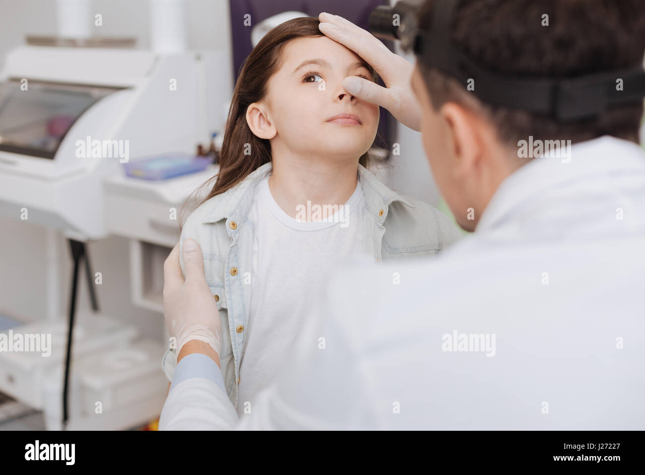 Girl bowing hi-res stock photography and images - Alamy