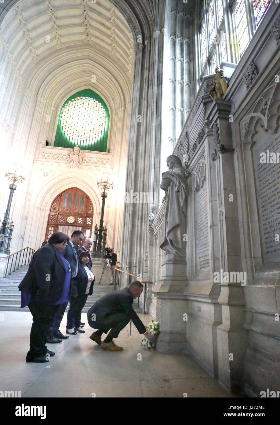 1982 ira hyde park bombing hi-res stock photography and images - Alamy