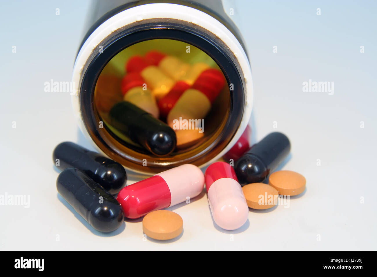 Pharmaceuticals shop hi-res stock photography and images - Alamy
