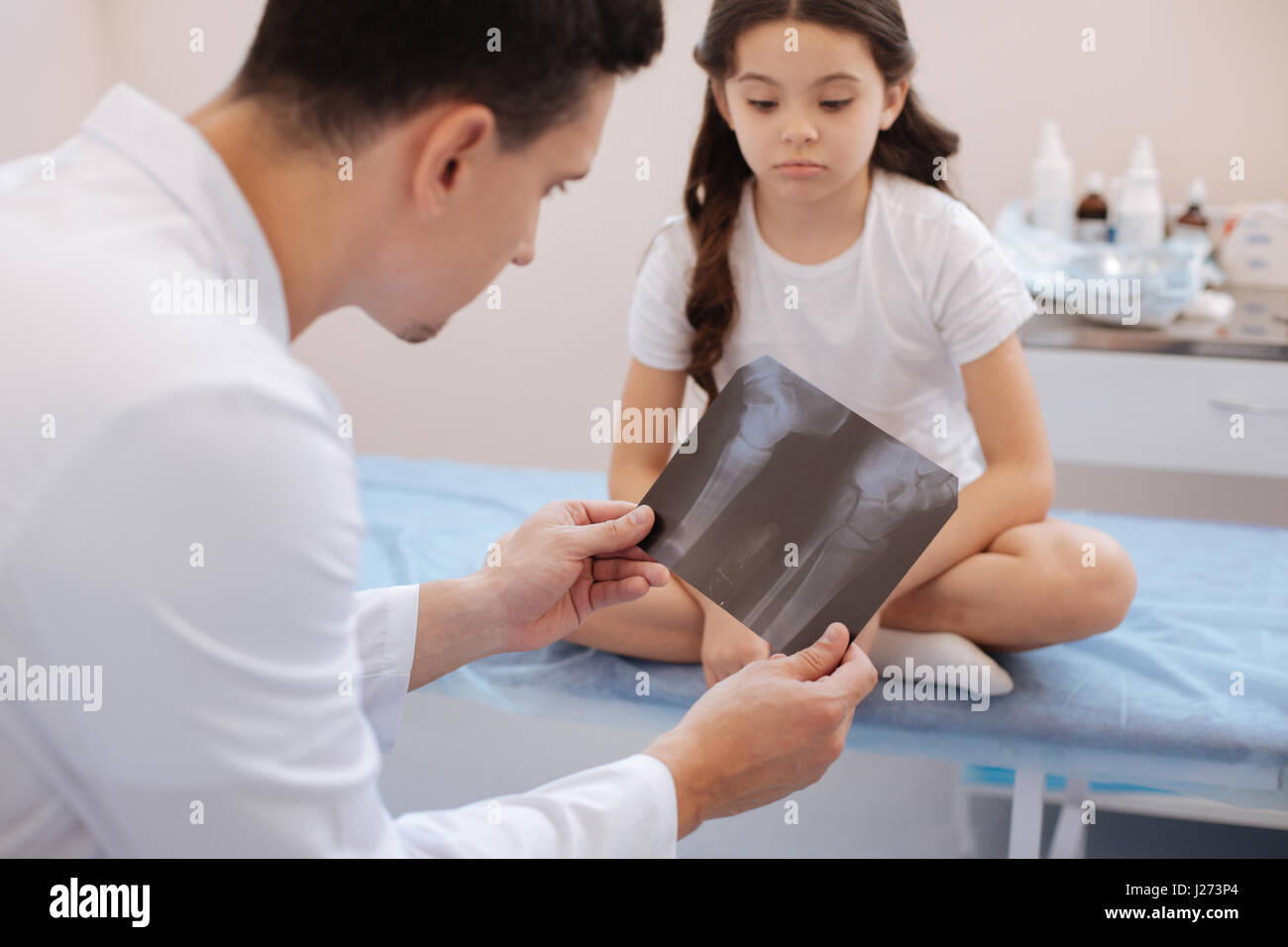 Professional experienced doctor putting a diagnosis Stock Photo - Alamy