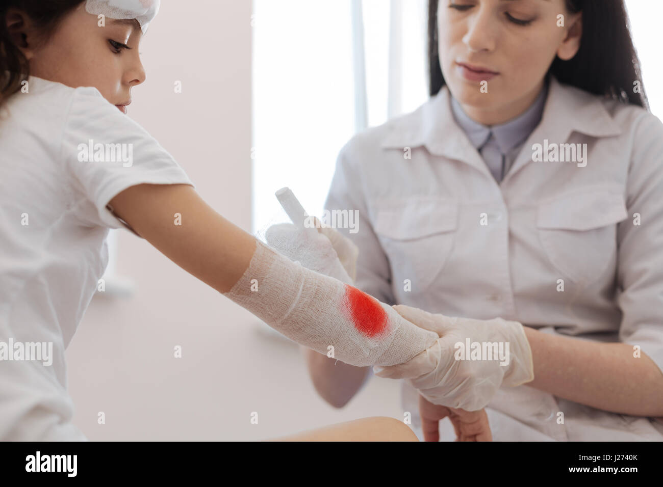 Wound bleeding hi-res stock photography and images - Alamy