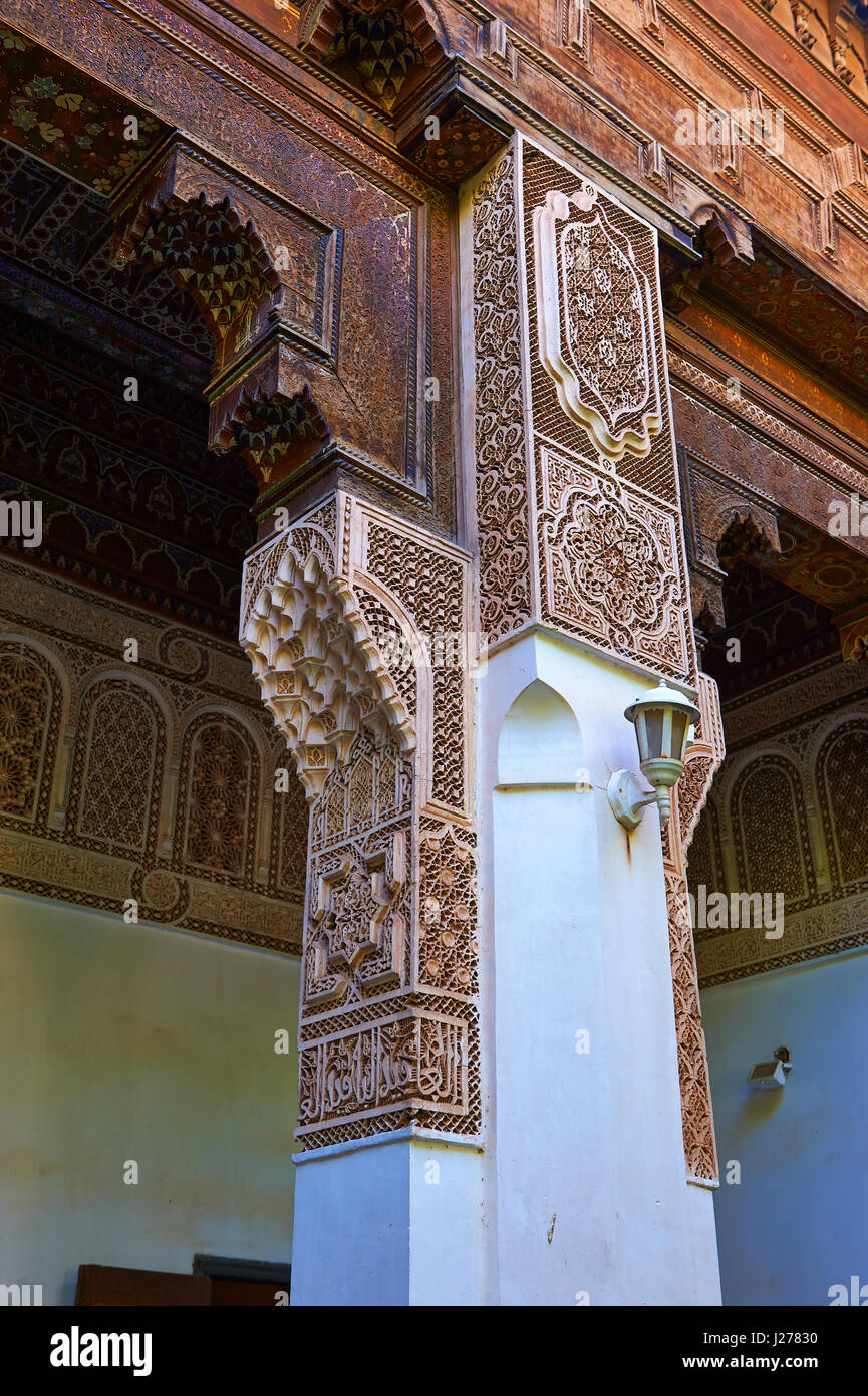 Mocarabe Berber arabesque plasterwork capitals.The Petite Court, Bahia ...