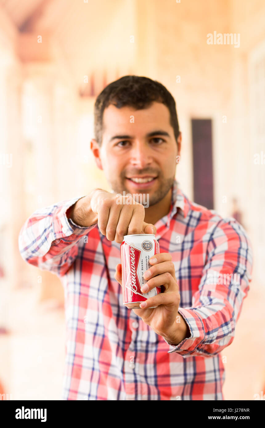 Hand opening soda can hi-res stock photography and images - Alamy