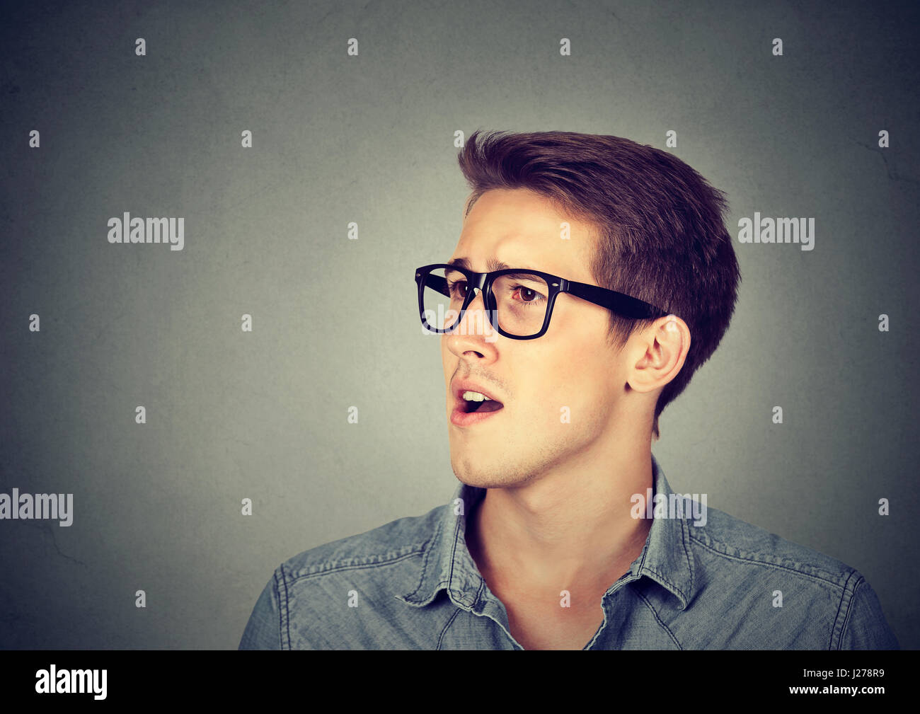 Boy with mouth wide open hi-res stock photography and images - Alamy