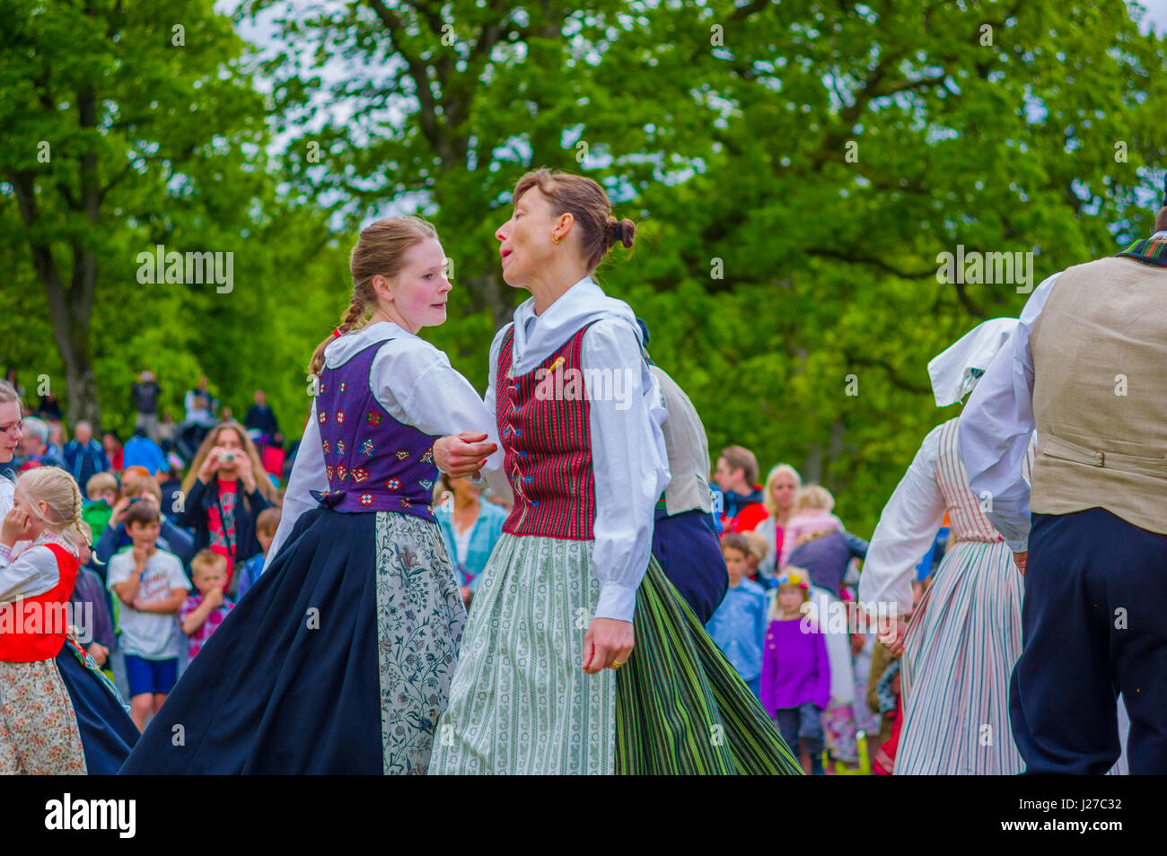 Dancing around the maypole in Midsummer, Gothemburg, Sweden Stock Photo ...