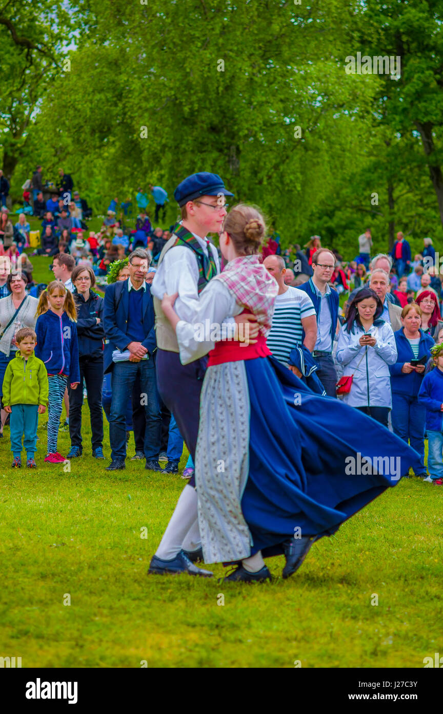 Swedish traditional maypole dance hi-res stock photography and images ...