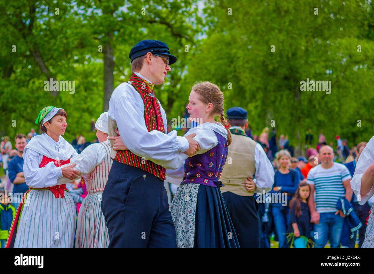 Dancing around the maypole in Midsummer, Gothemburg, Sweden Stock Photo ...