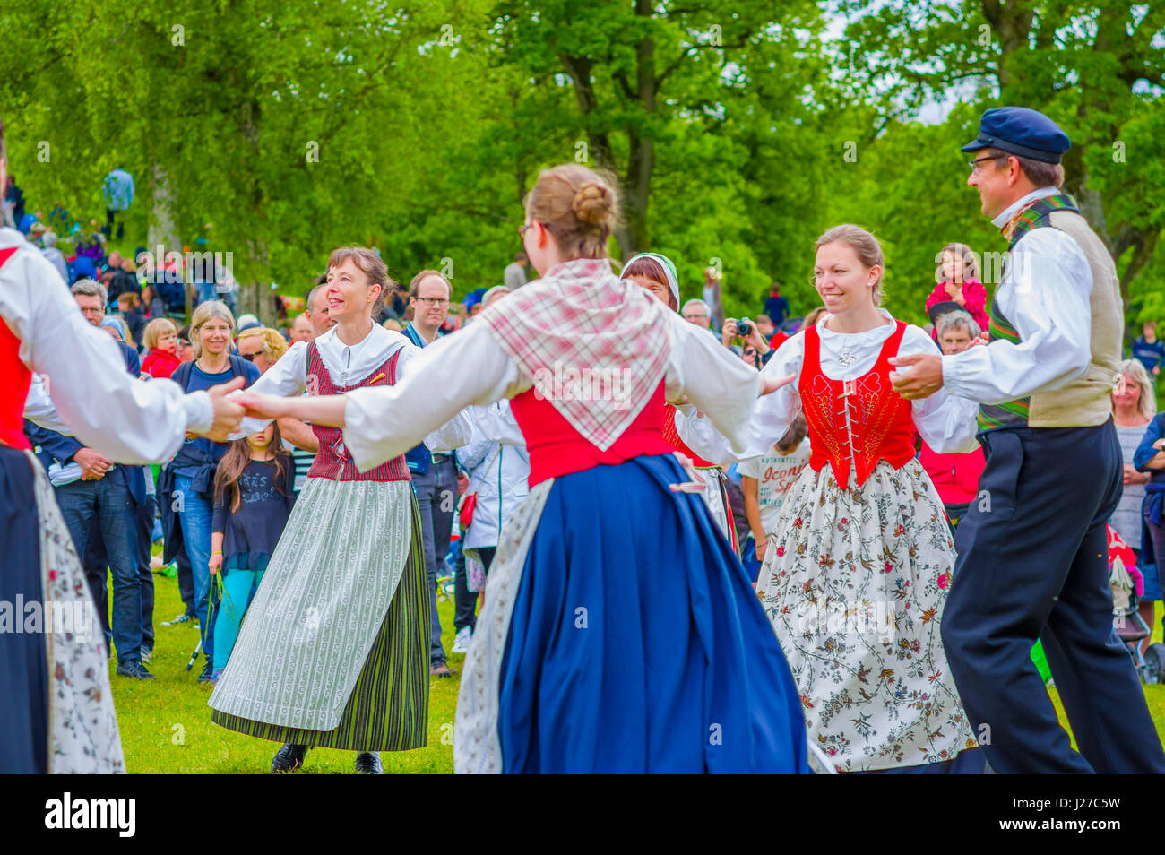 Swedish folk dance hi-res stock photography and images - Alamy