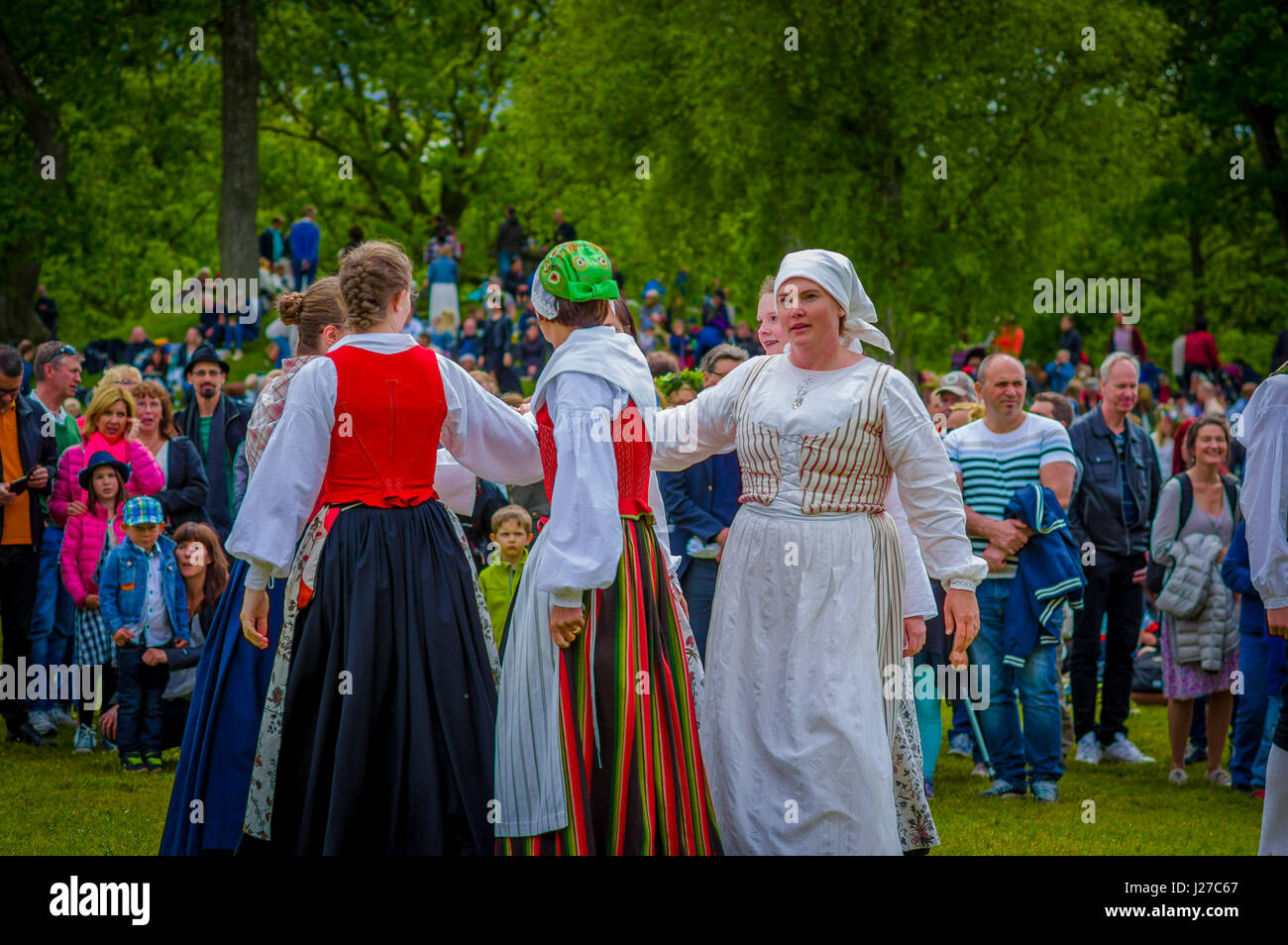 Swedish dancing midsummer hi-res stock photography and images - Alamy