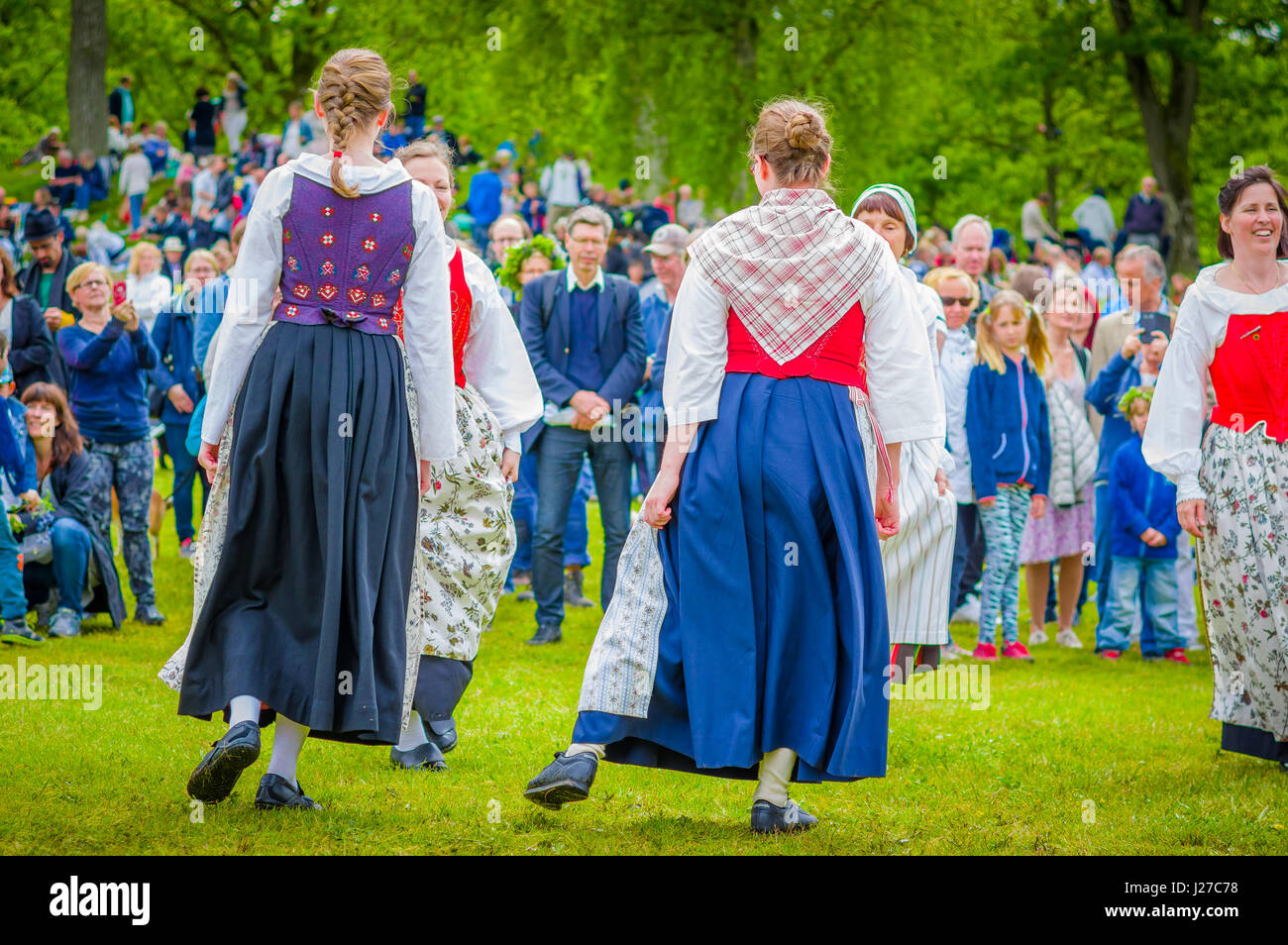 Dancing around the maypole in Midsummer, Gothemburg, Sweden Stock Photo ...