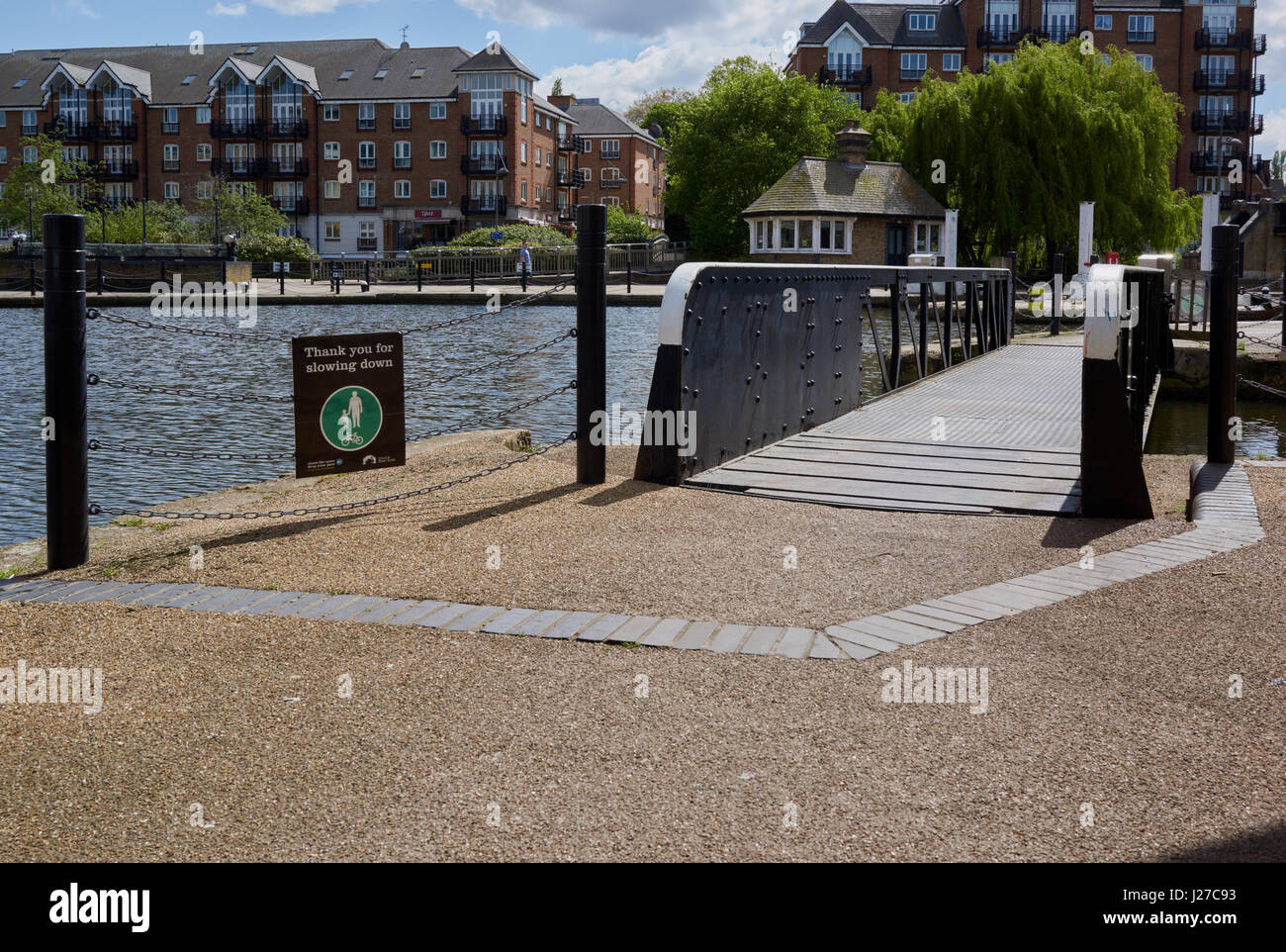Grand union canal bridge Stock Photo - Alamy