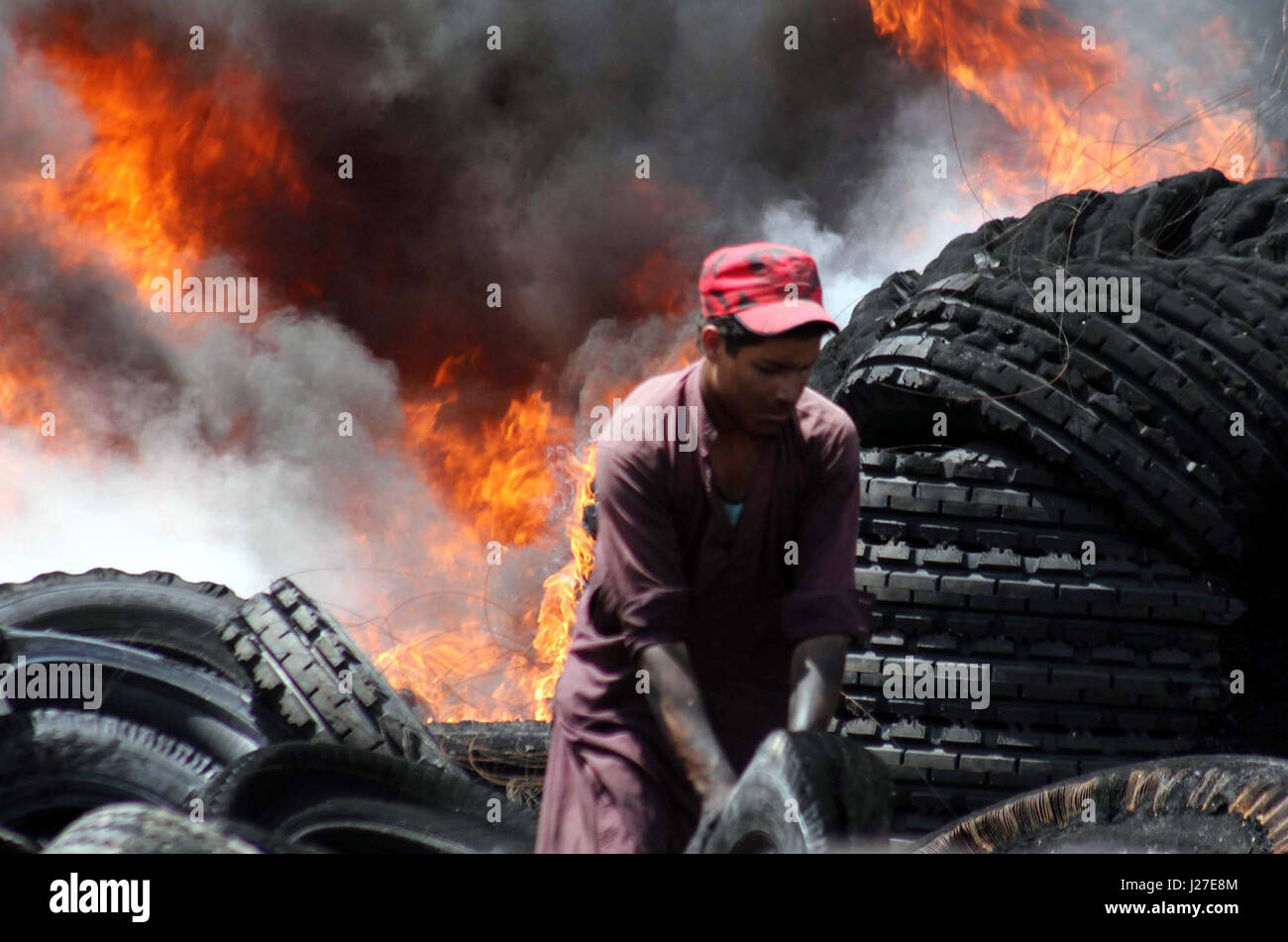 Karachi, Pakistan. 25th Apr, 2017. Views after fire erupted at tyre ...