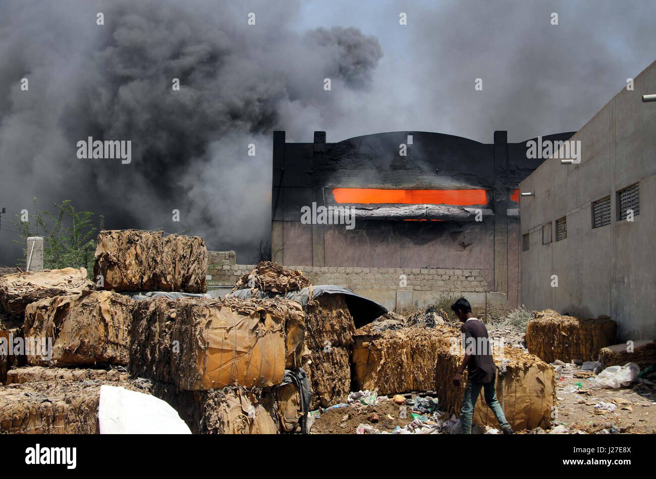 Karachi, Pakistan. 25th Apr, 2017. Views after fire erupted at tyre ...