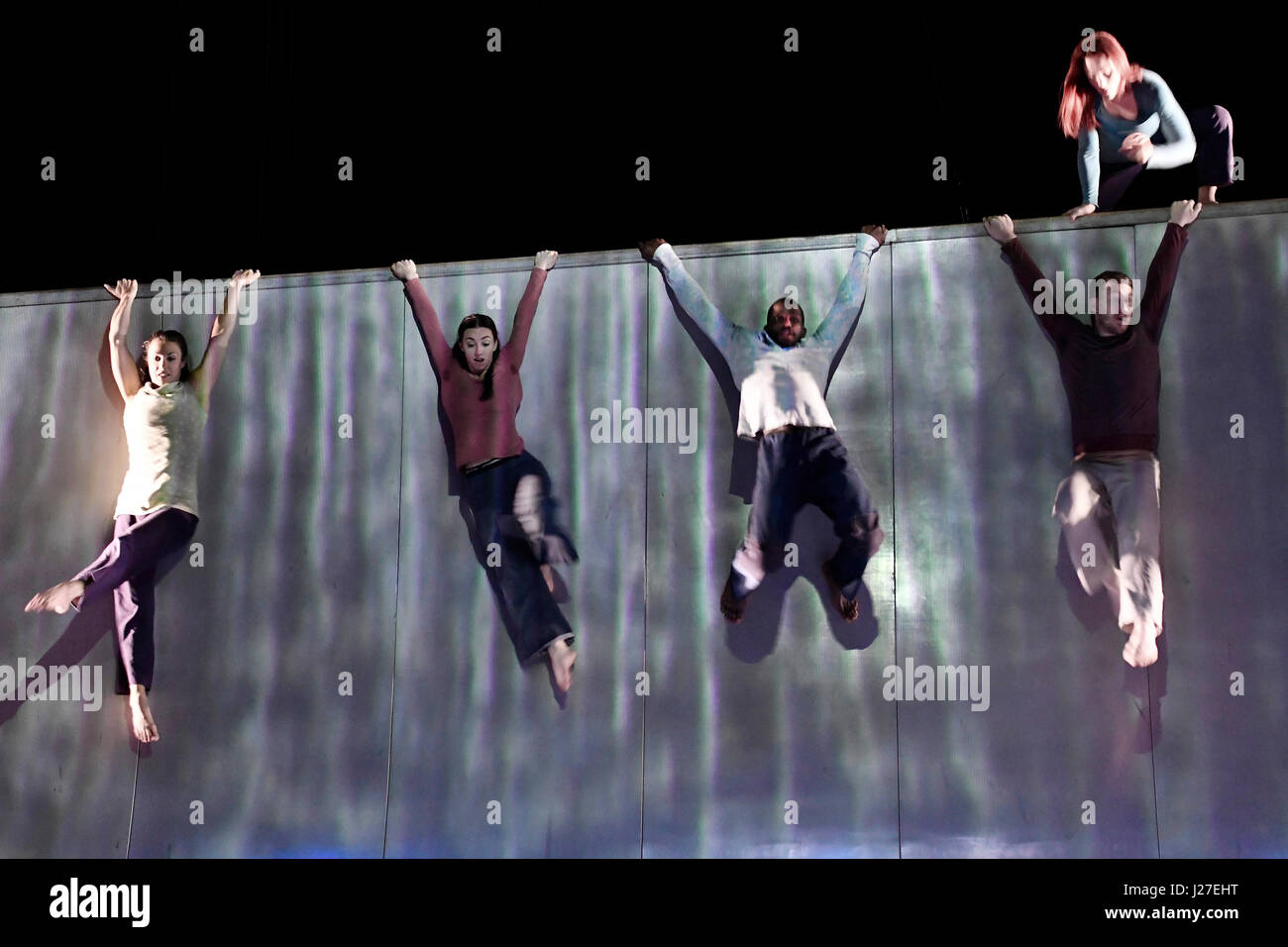 Motionhouse dance theatre hi-res stock photography and images - Alamy