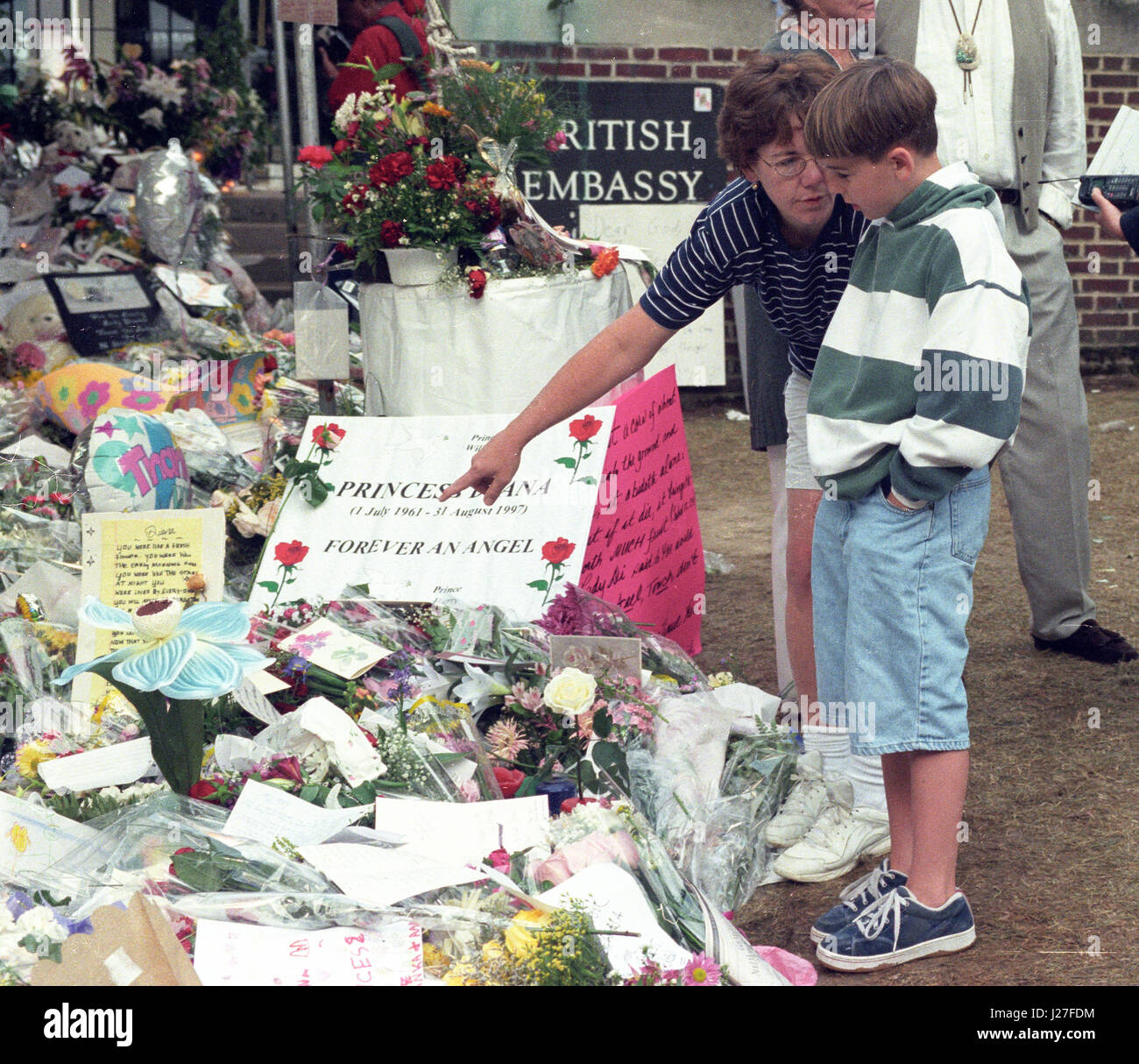 Book condolence princess diana hi-res stock photography and images - Alamy