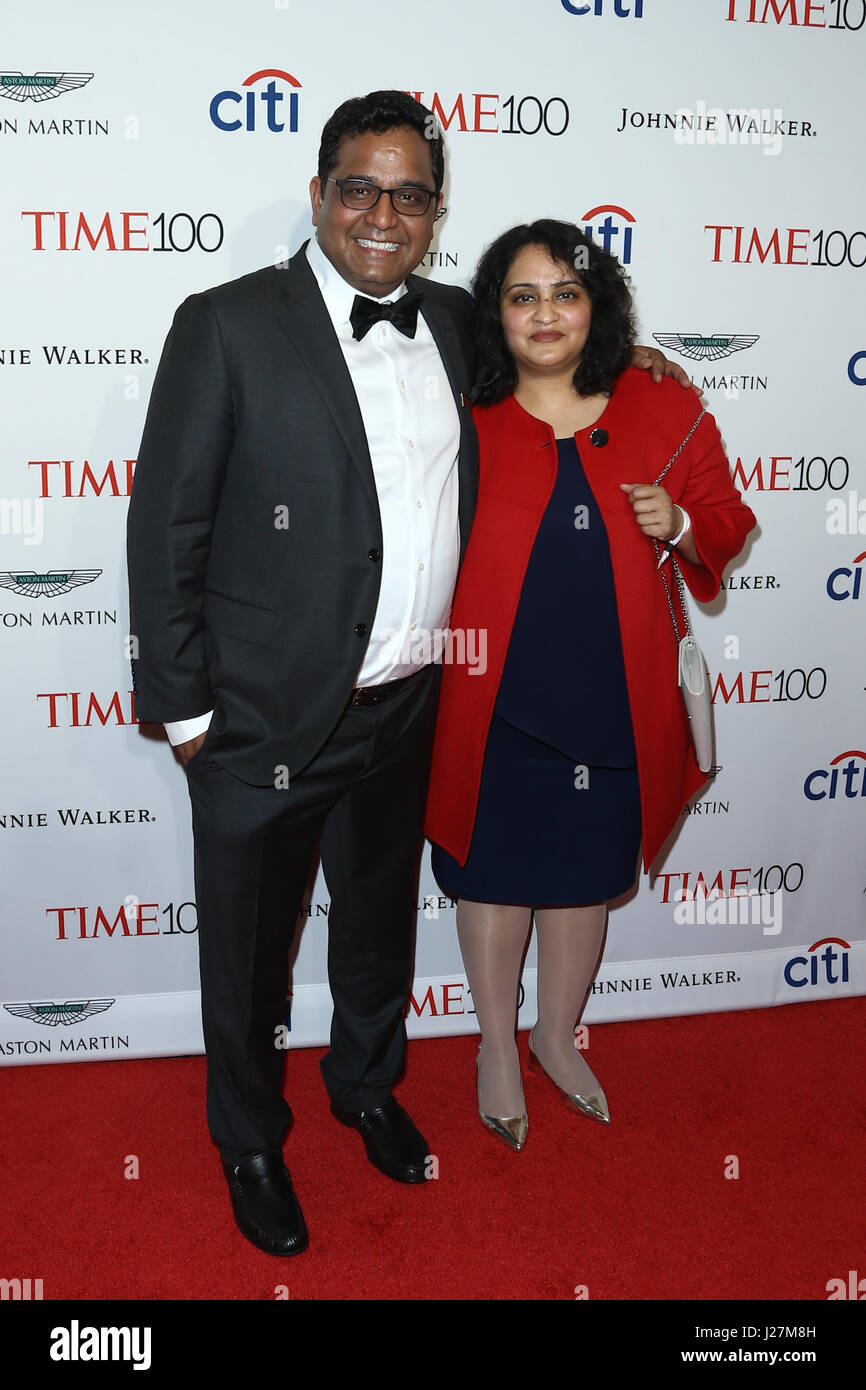 New York, USA. 25th April, 2017. Paytm founder Vijay Shekhar Sharma (L ...