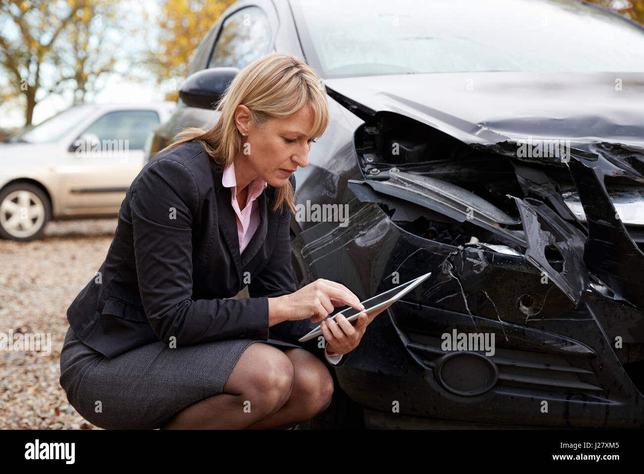 Insurance adjuster accident tablet hi-res stock photography and images ...