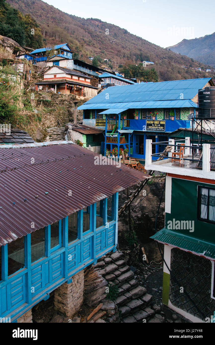 Trekking along routes hi-res stock photography and images - Alamy