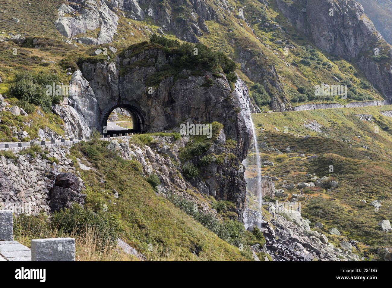Arch over road hi-res stock photography and images - Alamy