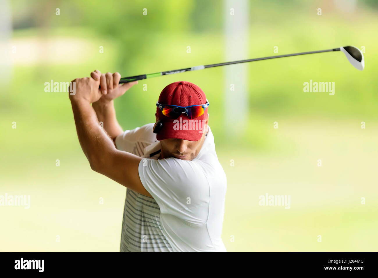 Old man playing golf hi-res stock photography and images - Alamy