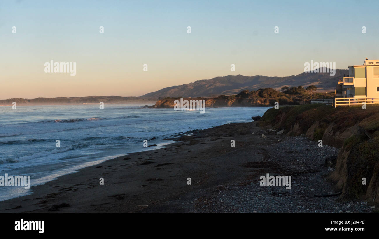 San simeon beach hi-res stock photography and images - Alamy
