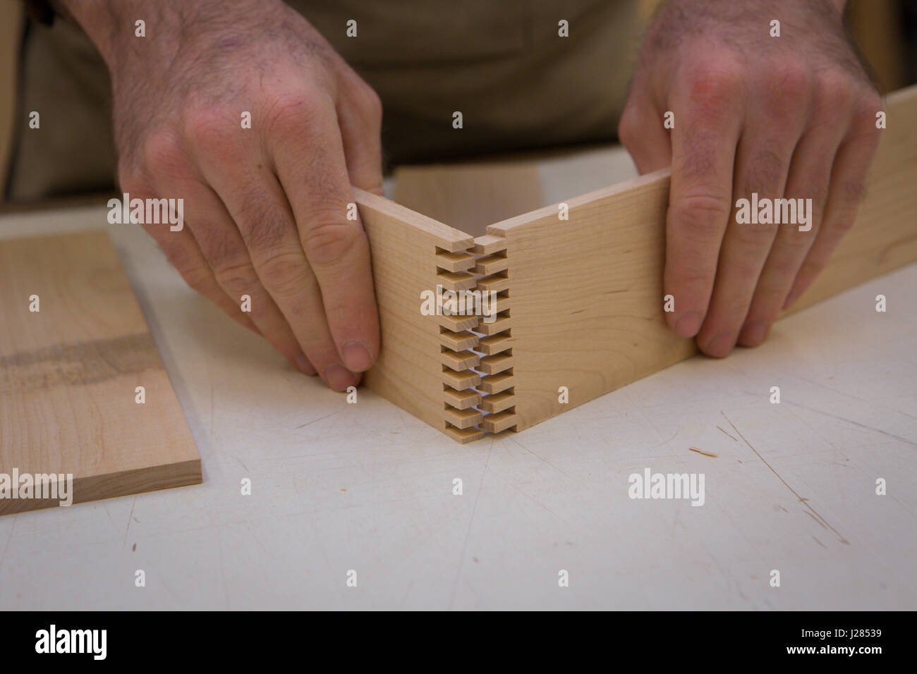 Carpenter hands joining hi-res stock photography and images - Alamy