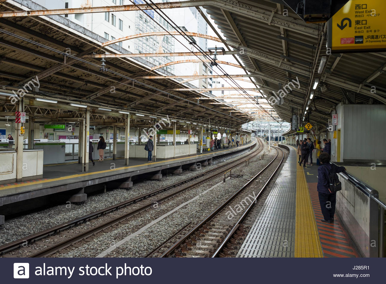 Transportation Platforms High Resolution Stock Photography and Images ...