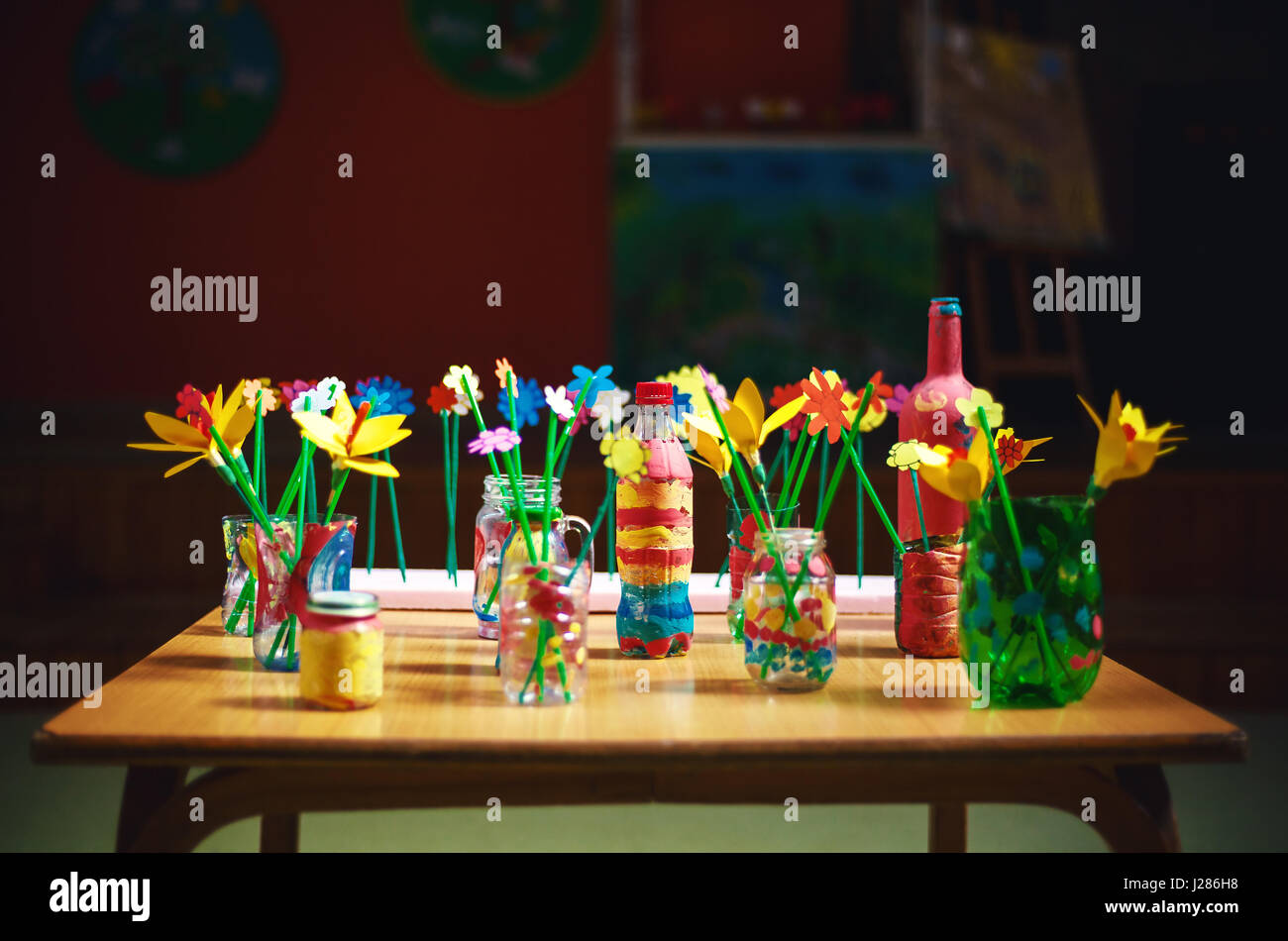 Artistic work hi-res stock photography and images - Alamy