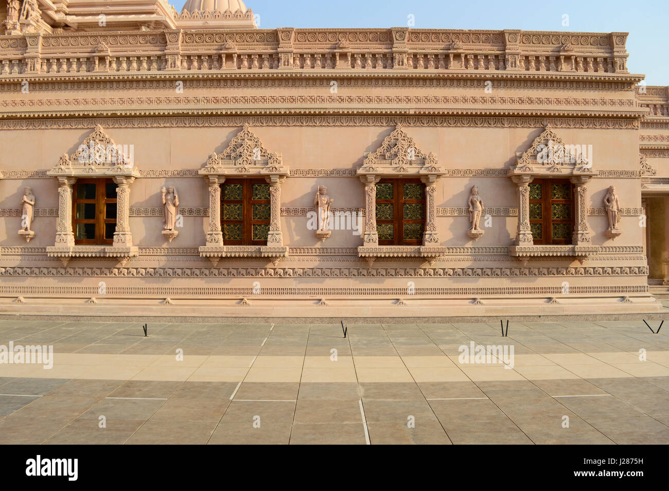Outside wall of BAPS Shri Swaminarayan Mandir Pune Maharashtra Stock ...