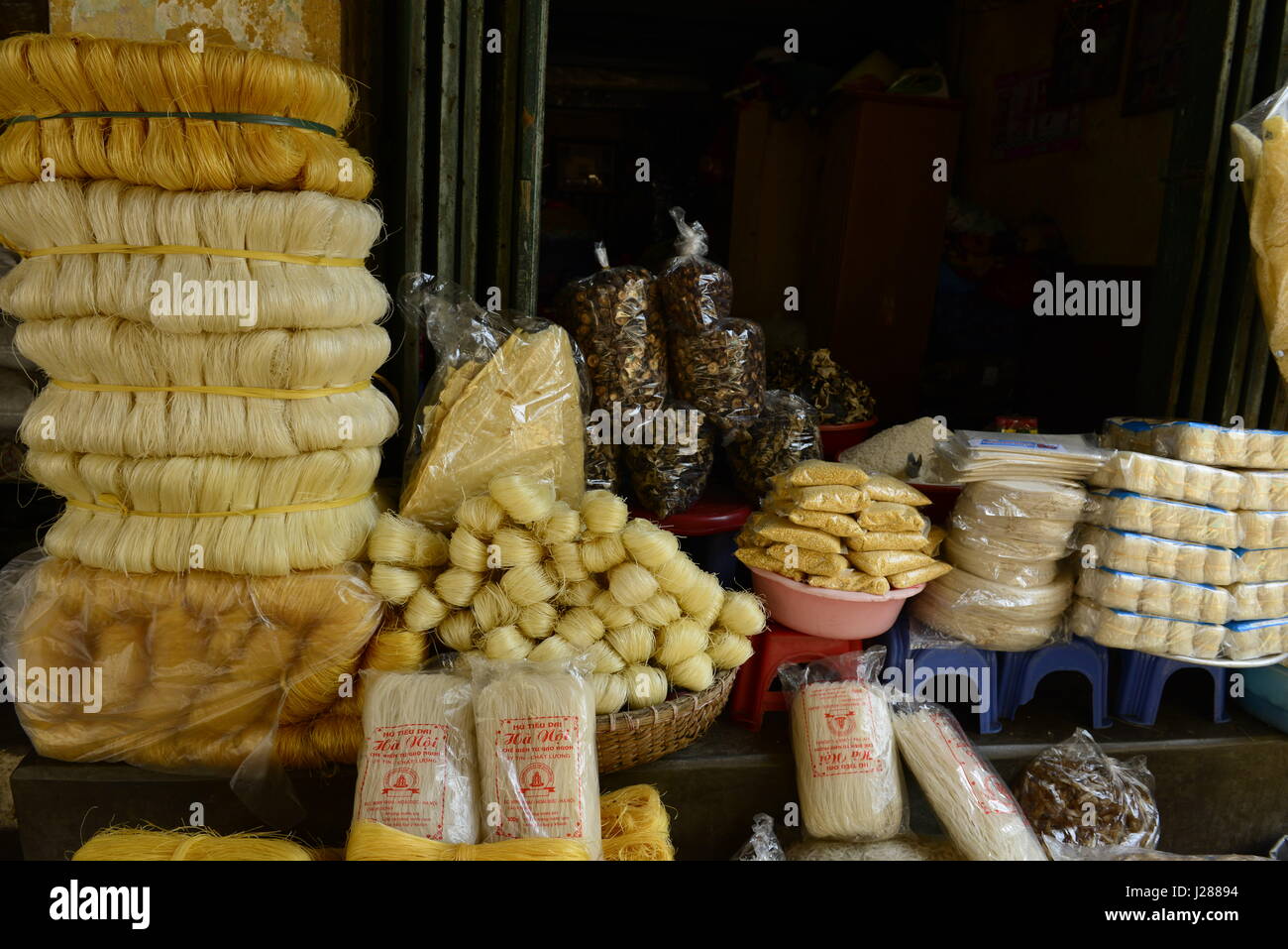 Noddles shop hi-res stock photography and images - Alamy