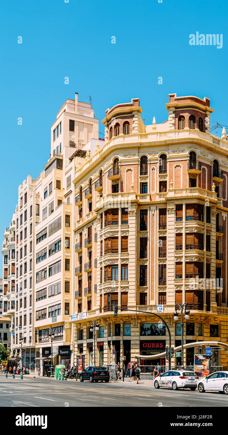 VALENCIA, SPAIN - AUGUST 02, 2016: Everyday Life In Busy Downtown ...