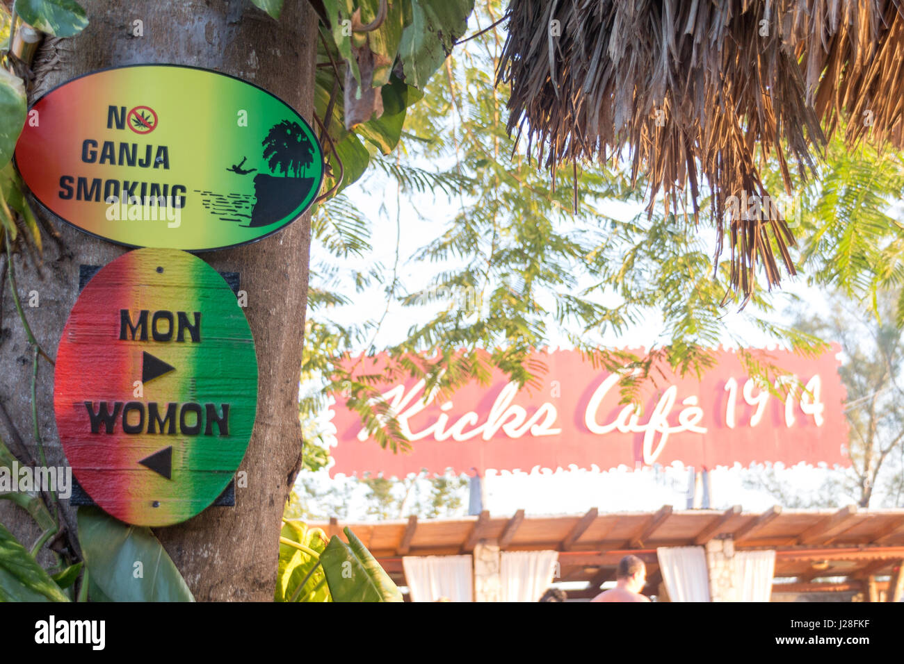 Smoking warning jamaica hi-res stock photography and images - Alamy