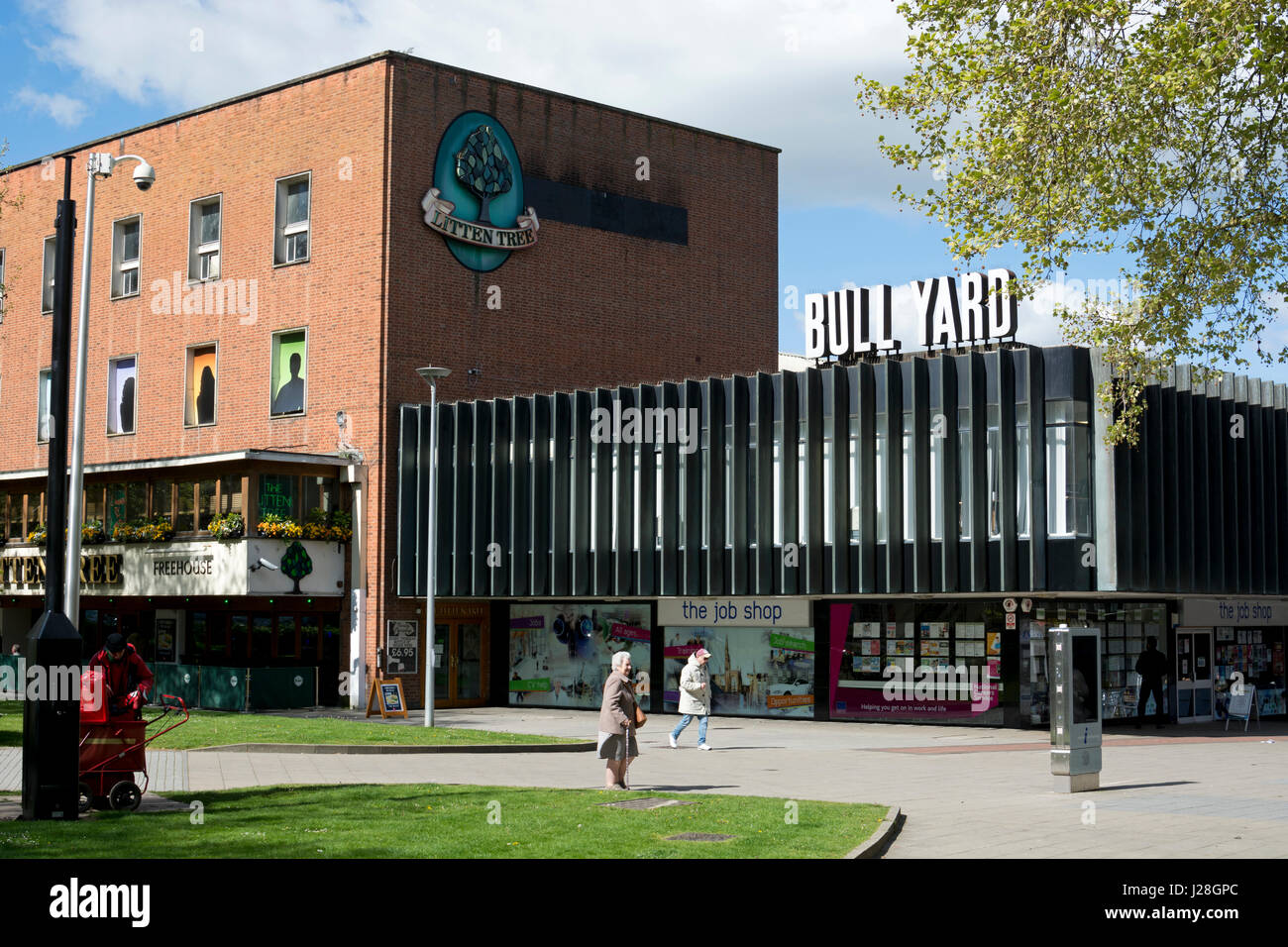 The Bull Yard and Litten Tree pub, Coventry, West Midlands, England, UK ...